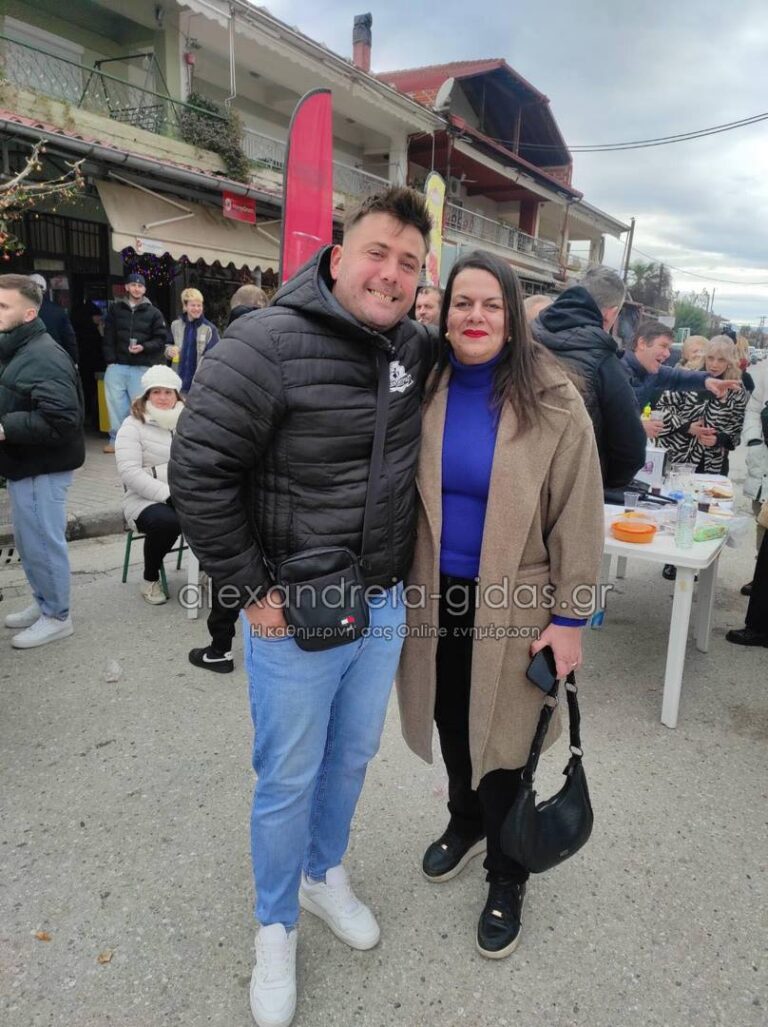 Πήραν φωτιά και φέτος τα καζάνια στη Γουρουνοχαρά του Λουτρού – δείτε!